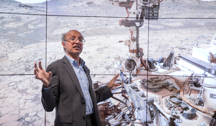Adventures of a robot geologist on Mars: Tales of the Curiosity rover ...