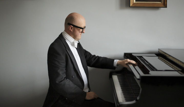 Lunchtime Concert – Philippa Mo (violin) Matthew Schellhorn (piano ...